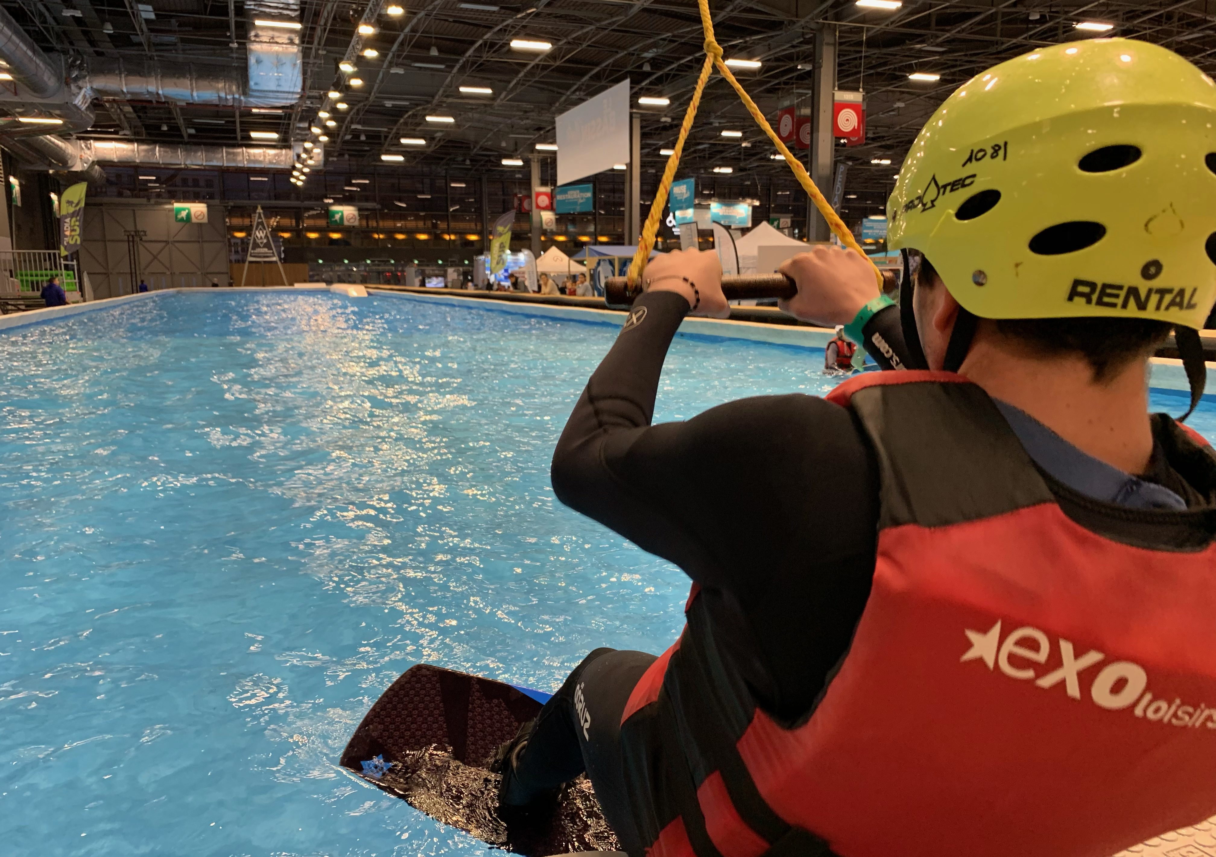 500 personnes découvrent le wake indoor au Salon NAUTIC - FFSNW ...